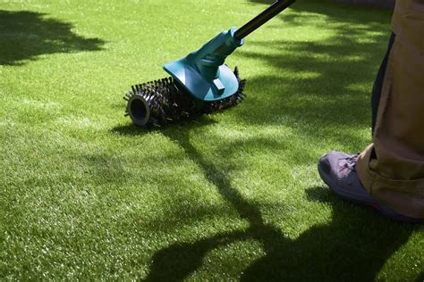 Fall Maintenance Tips For Your Synthetic Turf Lawn OC Turf Putting Greens