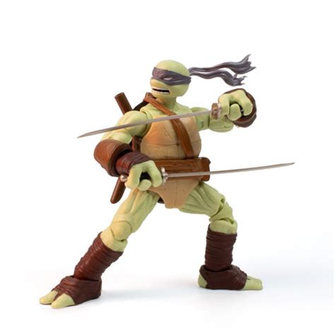 BBCW Distributors In Stock BST AXN Best Action Figures TMNT IDW Comics 5 Leonardo V2