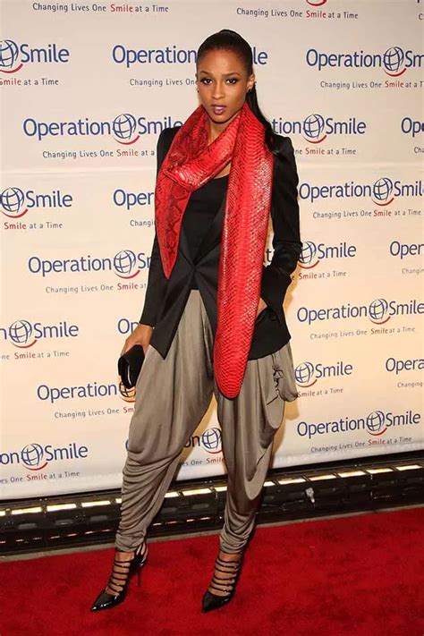 25 Best Harem Pant Outfit Ideas With Styling Tips
