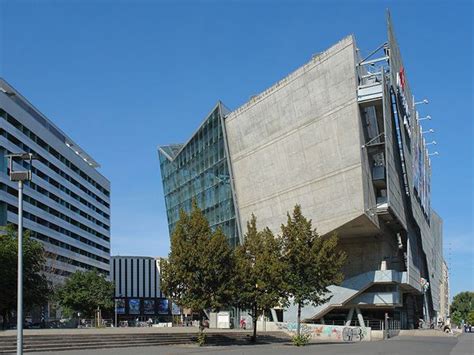 Deconstructivism Vs Constructivism Architecture