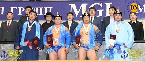 Нийслэлийн өдөрт зориулсан барилдаанд улсын заан Б Бат Өлзий түрүүлж Б Пүрэвсайхан үзүүрлэв Dnn Mn