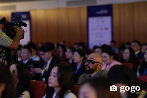 ФОТО Эдийн засгийн форум хоёр дахь өдрөө үргэлжилж байна