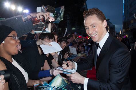 Kat Dennings Und Tom Hiddleston Comic Con Kat Dennings Und Tom Hiddleston Comic Con