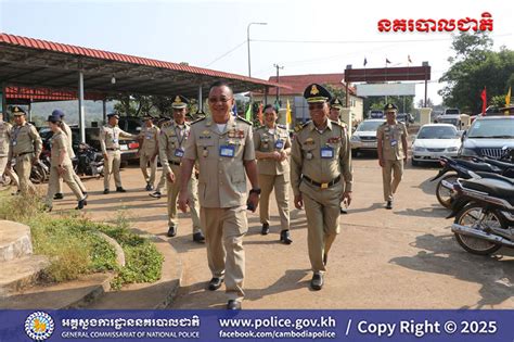 លោក ឧត្តមសេនីយ៍ទោ ឡោ សុខា បន្តនាំយកគ្រឿងឧបភោគបរិភោគ និងថវិកាឯកឧត្តម នាយឧត្តមសេនីយ៍ ស ថេត អគ្គ