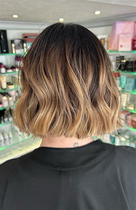 Ombre Bob Hairstyles 50 Short Medium And Long Wavy Bobs For 2025