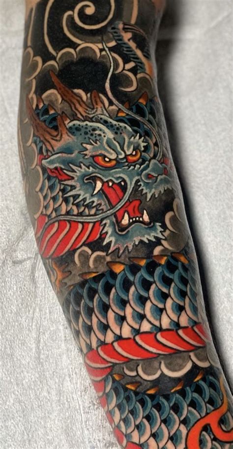 Traditional Japanese Tattoos Dragon Traditional Dragon Tattoo Sleeve