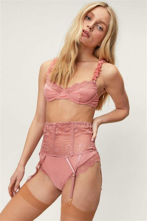Womens Lace Underwire 3 Pc Bralette Panty And Suspender Belt Set