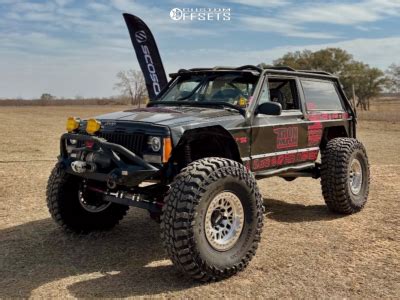 1996 Jeep Cherokee With 17x9 12 Raceline Ryno Forged Beadlock And 40