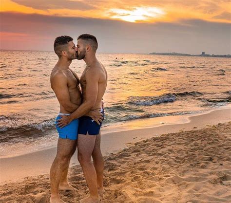 Photo Men Kissing Page 5 Lpsg