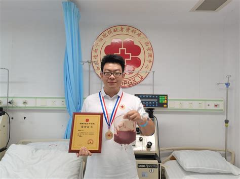 【先进典型】素不相识却因“髓”结缘 ——造血干细胞捐献者玉林师范学院教育科学学院2017级毕业生谭堃灏 玉林师范学院 教育科学学院