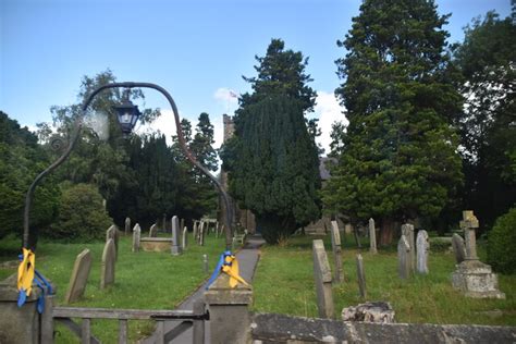 Holy Trinity Graveyard © N Chadwick Geograph Britain And Ireland
