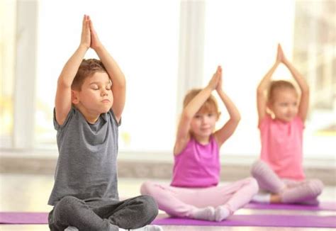 کودکان هشداری بر ترویج کلاس های آموزشی یوگا