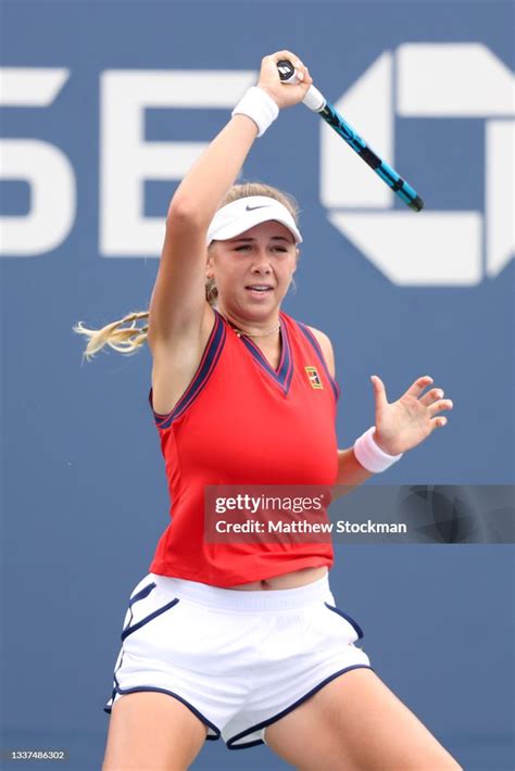 Amanda Anisimova Of The United States Returns The Ball Against Zarina
