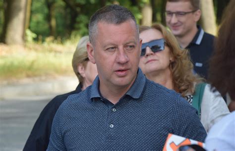 Перед ким звітує Віктор Шакирзян який має тепер дві посади Місто