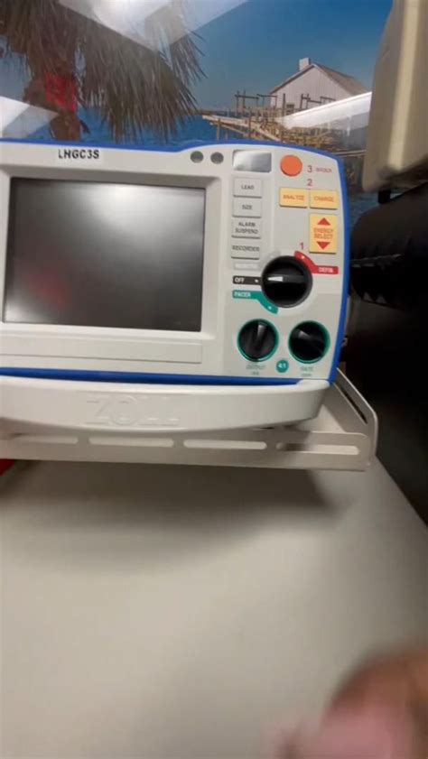 Zoll Aed [video]