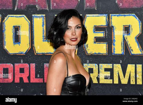 Morena Baccarin V Poster