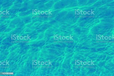 물 잔물결 텍스처 배경 물결 모양의 물 표면 푸른 하늘이 물에 반사되었습니다 0명에 대한 스톡 사진 및 기타 이미지 0명 강 경관 Istock