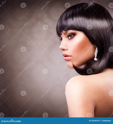 Belle Fille De Brunette Image Stock Image Du Earrings