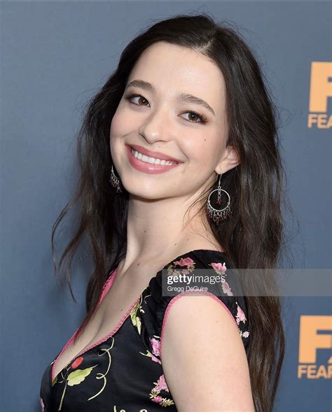 Mikey Madison Se Une A La Máscara De La Muerte Roja