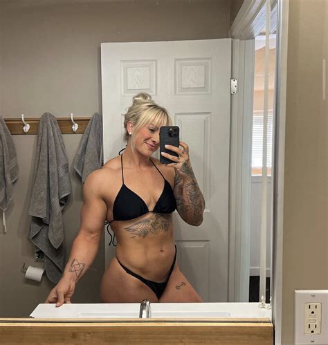 Melissa Peacock Rmusclegirlsflexing