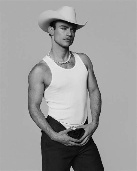 Pin De M Em Thomas Doherty Inspiração Para Fotos Homens Fotos