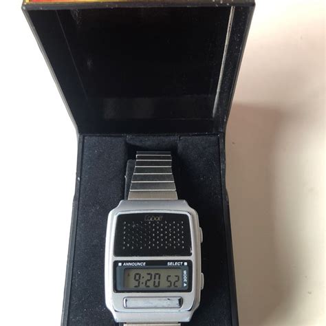 Teeny Tiny Silver And Enamel Dutch Clogs On 45cm Chain Solid Vintage 925 Sterling Silver 2 47g