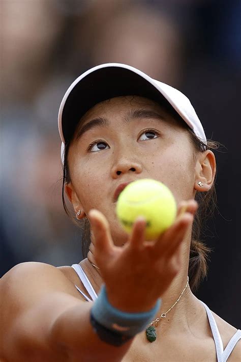 中国00后金花德比，郑钦文战胜王曦雨，闯入wta1000赛八强