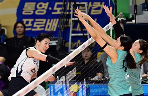 친정팀 Gs 상대 즐거웠다 실바는 역시 대단 연봉퀸 강소휘의 맞대결 소감 봄 배구 트리플 크라운 500점 목표