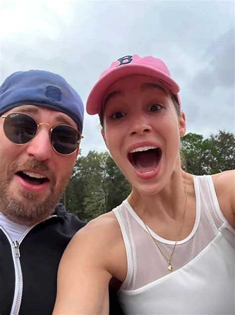 Discreta Alba Baptista Fala Do Marido Chris Evans Absolutamente O