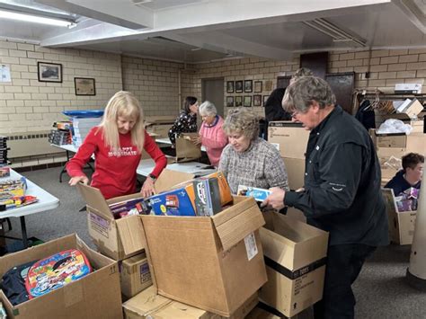 Santas Helpers News Sports Jobs Morning Journal