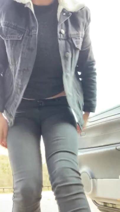 La Francese Che Fa Pipi Thisvid Com