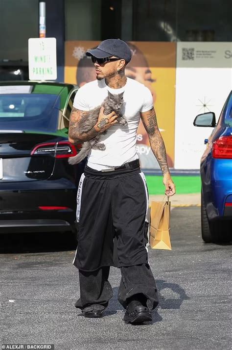 Rauw Alejandro Moda Para Hombre Urbana Moda De Hollywood Ropa De Hombre