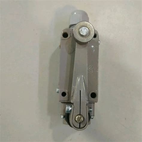 Bch Nll2 Limit Switches 240 Vac At ₹ 840 Piece In Gurugram Id