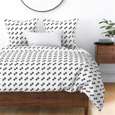 S Black And White Roses Deep Black Fabric Spoonflower