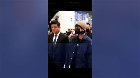 이렇게하는 월클 슈스가어디있어 인사잘해 하트해달라면 하트해주고 손들어주고 그러니까 기자양반들 잘하자 응 Youtube