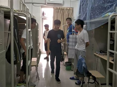 【信闻堂】信控学院2017级暑期宿舍安全稳定大排查顺利进行