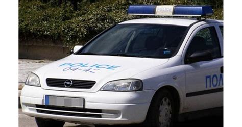 Трима роми набиха и ограбиха българче