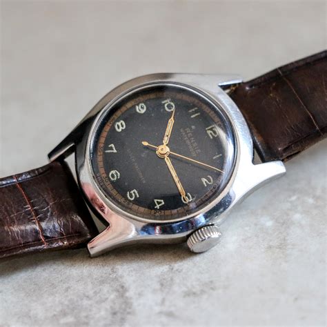 Rensie Bumper Automatic Wristwatch By A Raymond Ltd 17 Jewels Milita Second Hand Horology