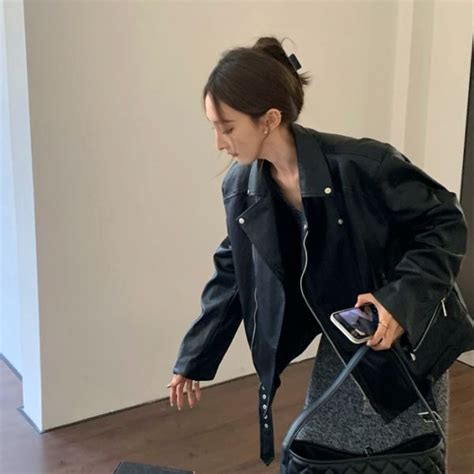 데일리언니 루즈핏 테일러드 카라 집업 캐주얼 가죽 자켓 오피스룩 예쁜 코디 데일리 데이트 캐주얼 가을 봄 겨울 점퍼 재킷 세미 정장 러블리