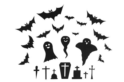 해피 할로윈 호박 미소 유령 박쥐 기독교 십자가 및 무덤은 흰색 배경에 검은 종이로 잘라 장식적인 할로윈 개념으로 만듭니다 10