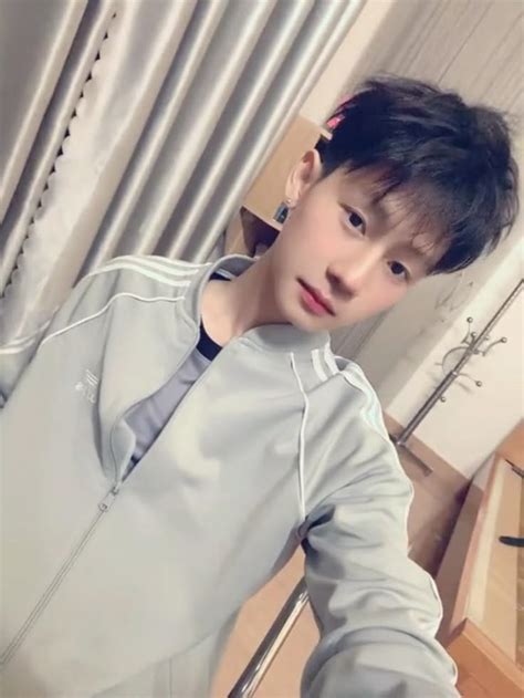 Pin By 𝙲𝚑𝚊𝚗𝚣 𝙲𝚑𝚊𝚗𝚣 On Avatar Beatiful Boyfriend Video Hik Boyfriend