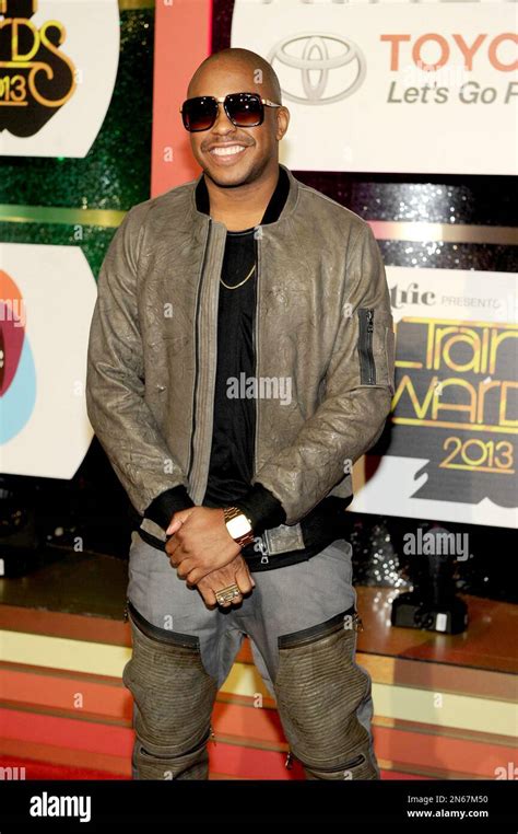 Singer Raheem Devaughn Arrives At The 2013 Soul Train Awards At The Orleans Arena On Friday Nov