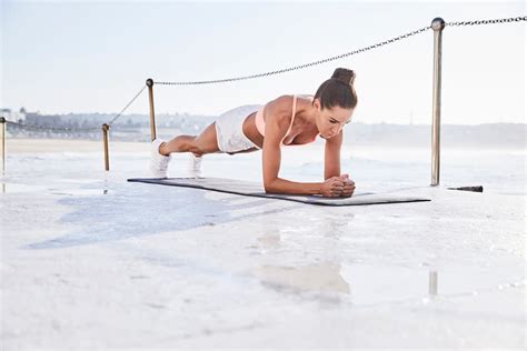 Kayla Itsines Tutto Sulla Regina Dellhome Fitness Deabyday