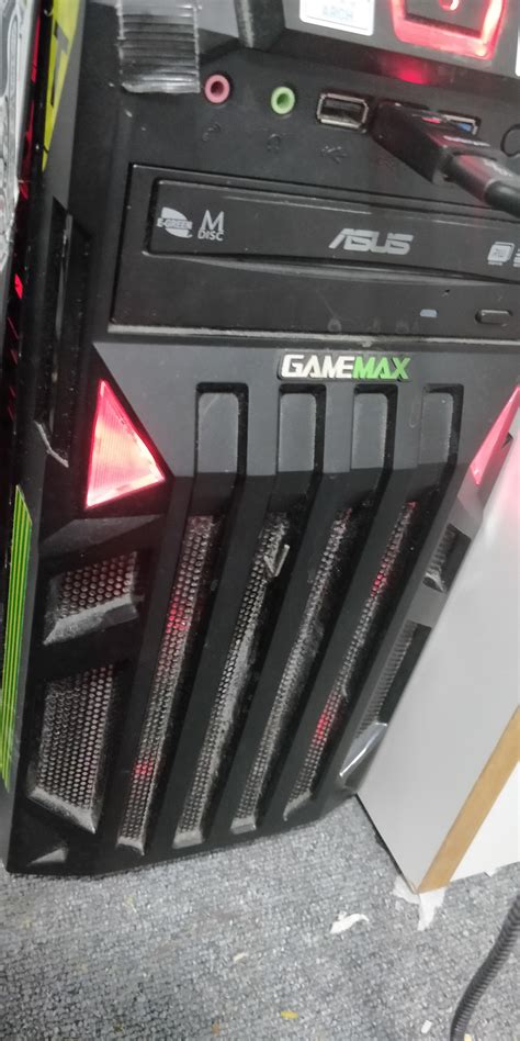 My Computer Was Making Noise So I Hit It It To Make It Stop It Stopped Techsupportmacgyver