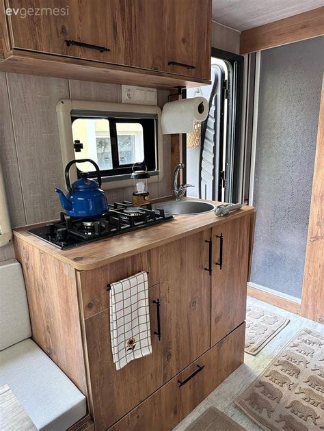 Bu Karavan Çocuklarla Keyifli Tatil Yapmak İçin Tasarlanmış Ev Gezmesi