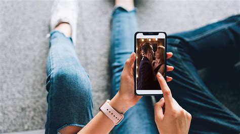 This IPhone Setting Is A Good Sign Your Partner Is Cheating IHeart