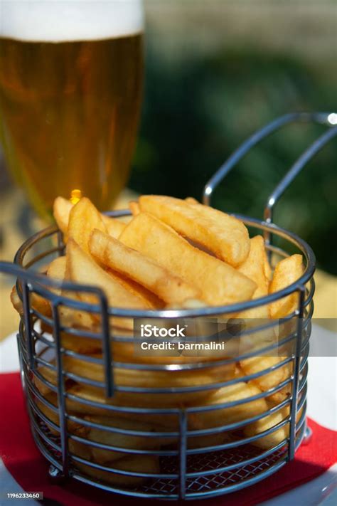 벨기에 감자 튀김 벨기에 전통 길거리 음식 외부에서 제공 0명에 대한 스톡 사진 및 기타 이미지 0명 감자 요리 노랑 Istock