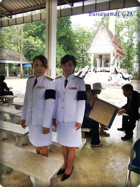 ตัวอย่างการแต่งกายเครื่องแบบชุดปกติขาวเนื่องในงานพระราชทานเพลิงศพ Gotoknow