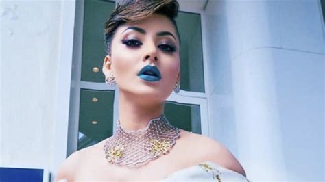 Cannes 2023 Urvashi Rautelas Electric Blue Lipstick Creates A Stir At