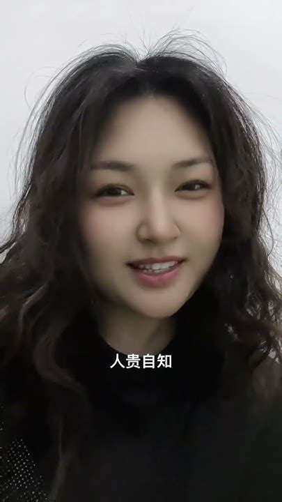 没什么可想的，就往前过呗！一直往前，一直往前，总会有路的，总会有光明的一天～人生没有白走的路 比起过往前方更值得期待 可以走慢点但是别回头 航